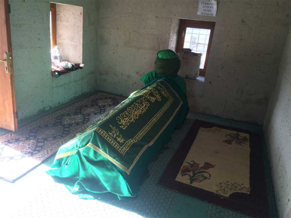 sarı saltuk türbesi görsel sahibi niğde il kültür ve turizm