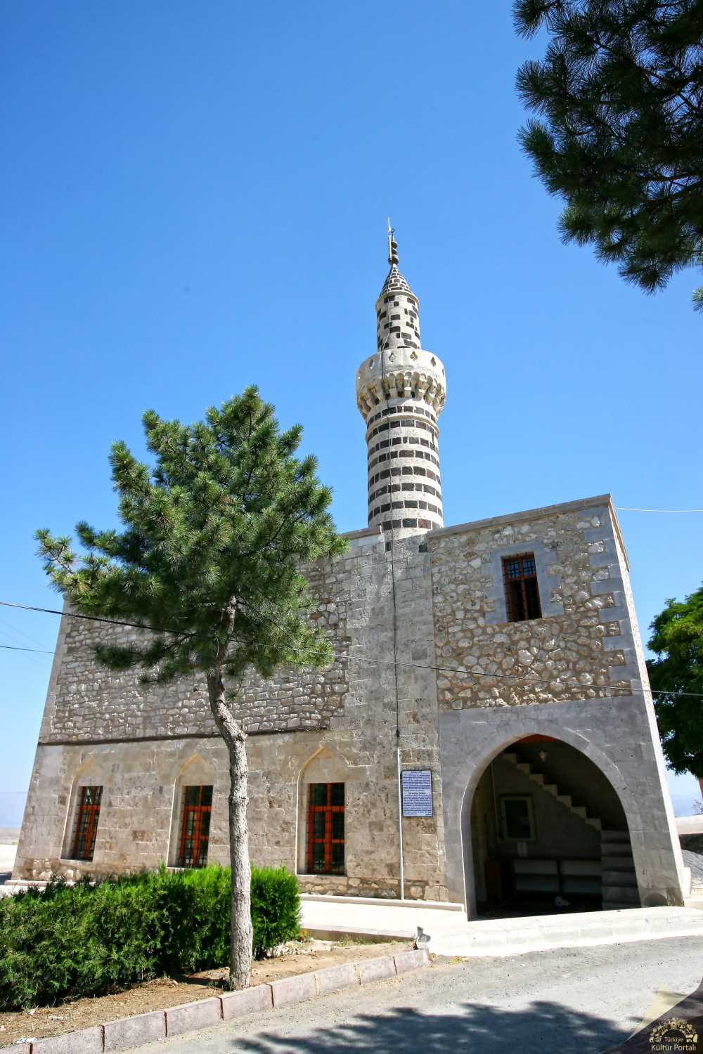 alacalı cami görsel sahibi servet uygun
